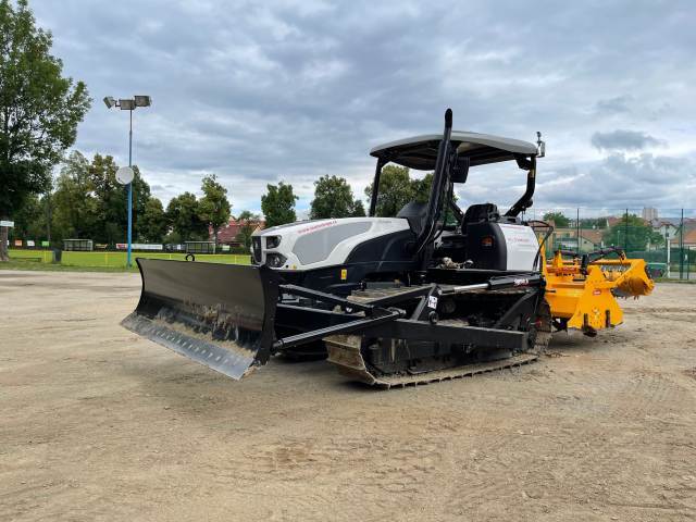 Malostroje.cz | Pásový traktor Lamborghini Strike C115